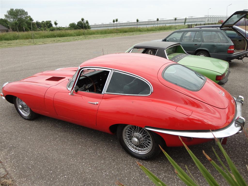 Jaguar-2de serie E type coupe red | Joop Stolze Classic Cars