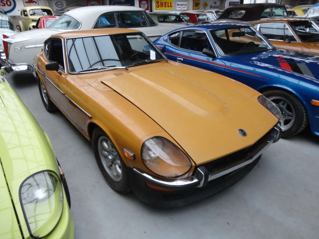 Datsun-240Z orange 1971 | Joop Stolze Classic Cars