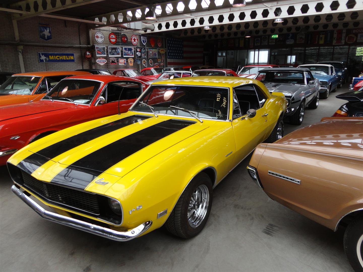 Chevrolet-Camaro RS | Joop Stolze Classic Cars
