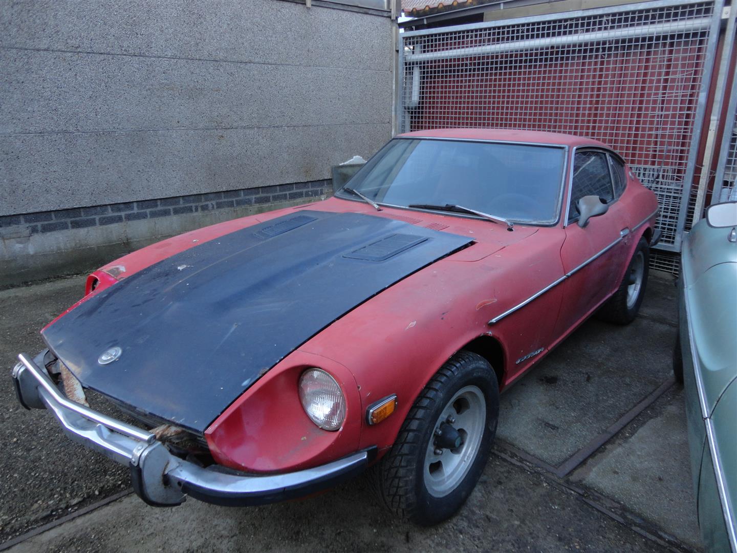 Datsun-240Z red black | Joop Stolze Classic Cars