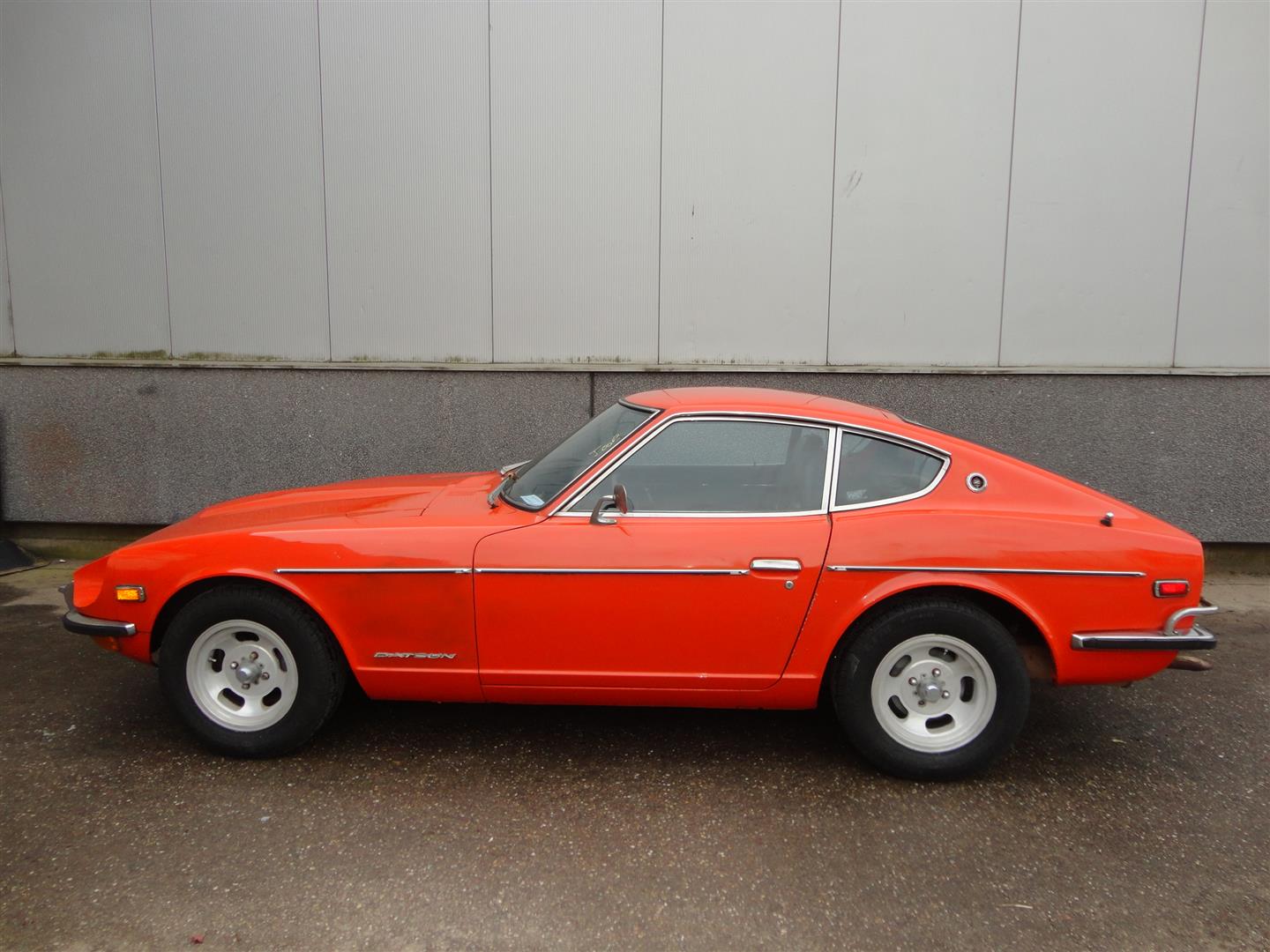 Datsun-240Z orange '71 | Joop Stolze Classic Cars