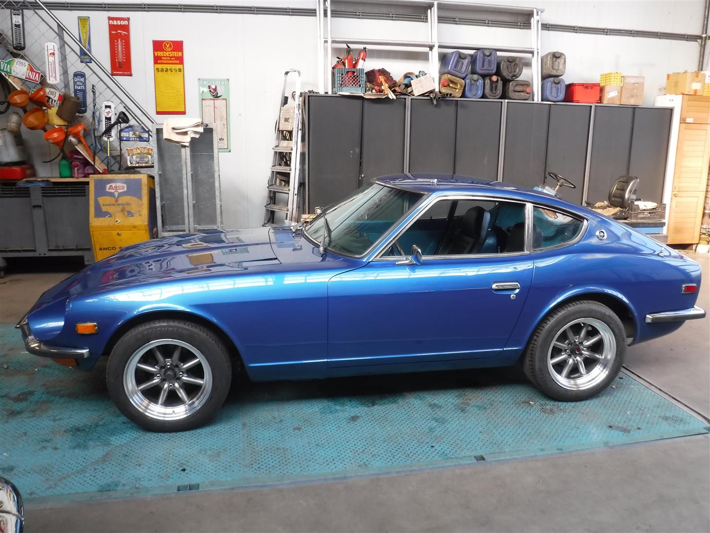Datsun-240Z blue | Joop Stolze Classic Cars