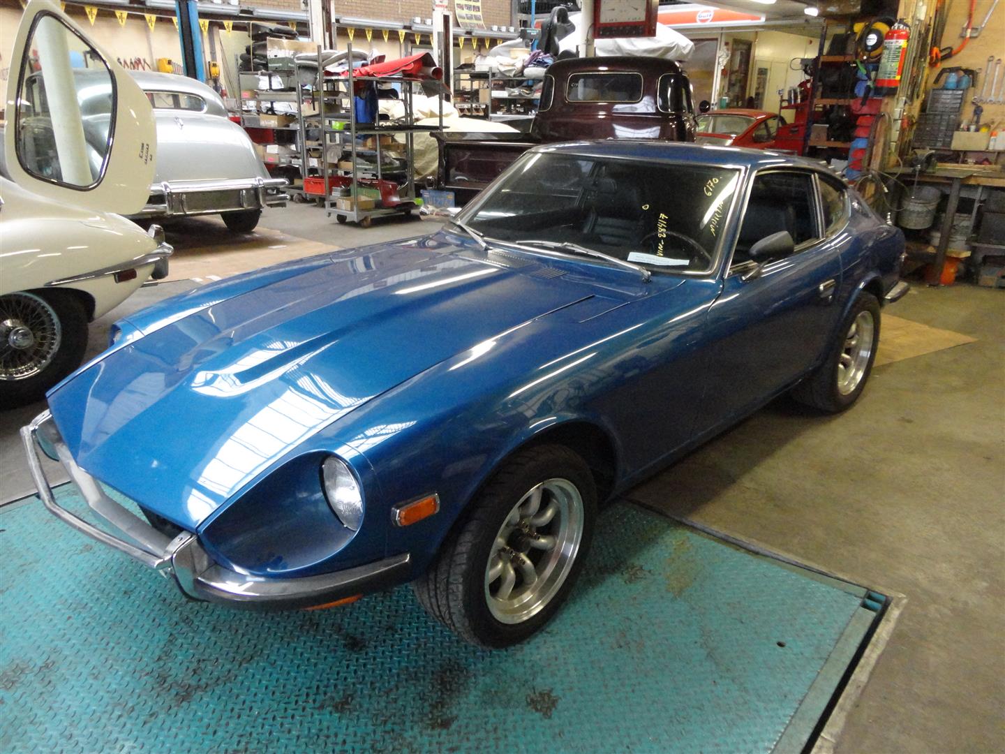 Datsun-240Z blue | Joop Stolze Classic Cars