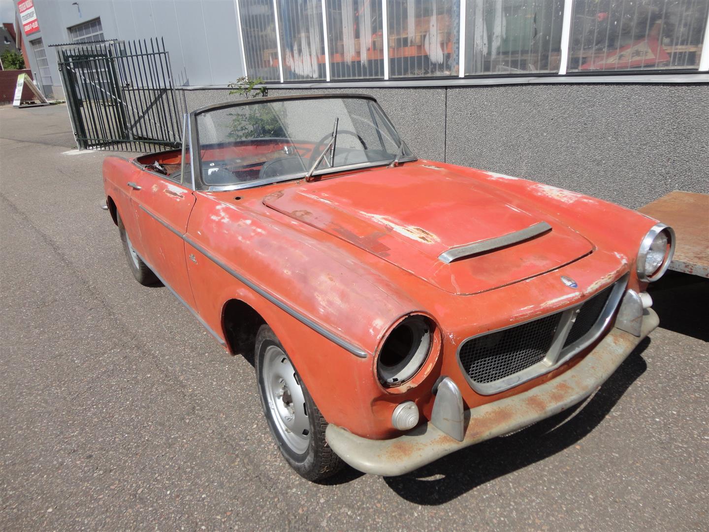 Fiat-1600 convertible | Joop Stolze Classic Cars