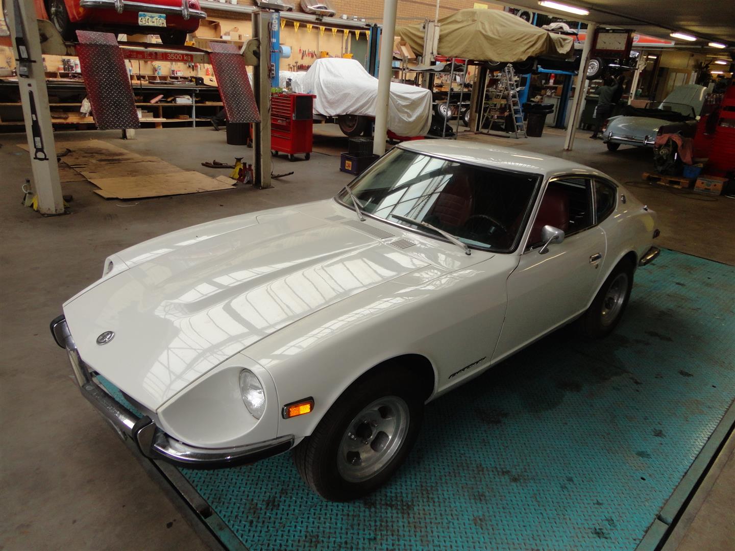 Datsun-240Z '72 white | Joop Stolze Classic Cars