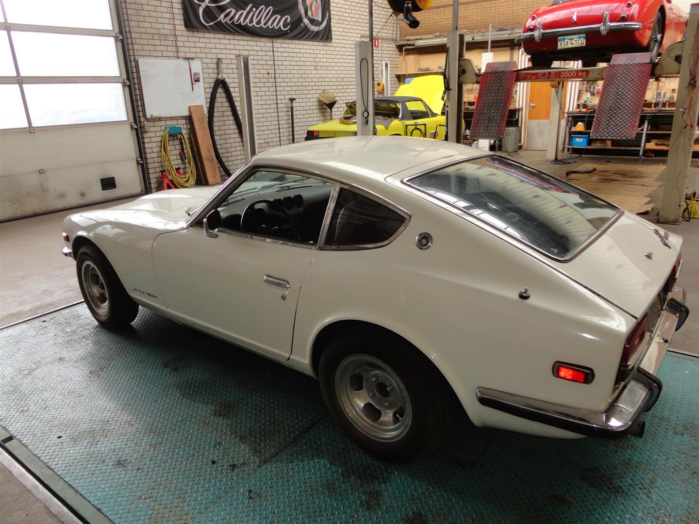 Datsun-240Z '72 white | Joop Stolze Classic Cars