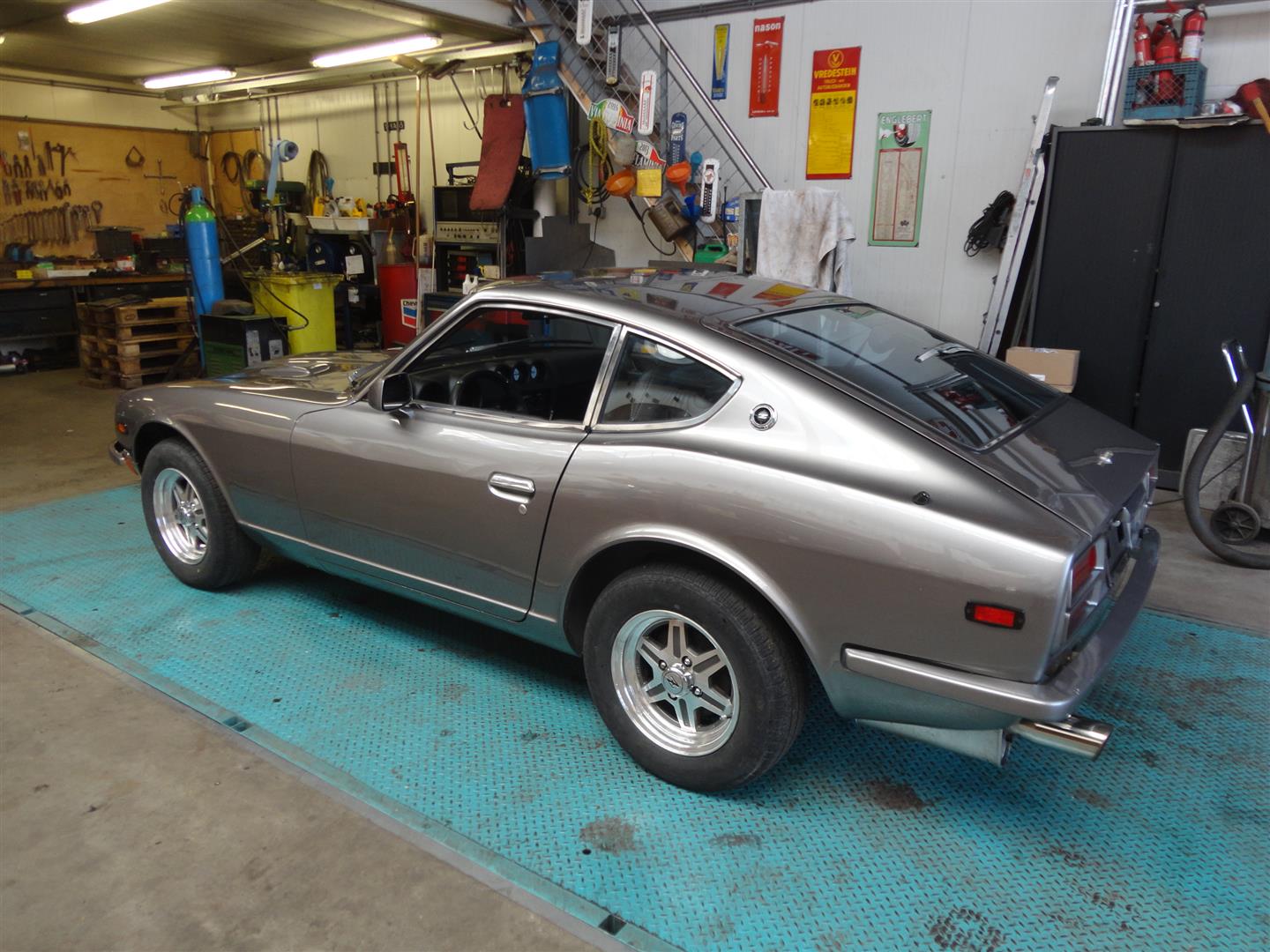 Datsun-260Z '74 Silver | Joop Stolze Classic Cars