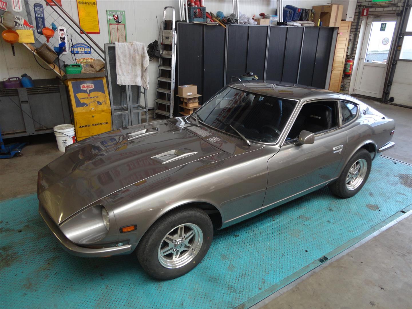 Datsun-260Z '74 Silver | Joop Stolze Classic Cars