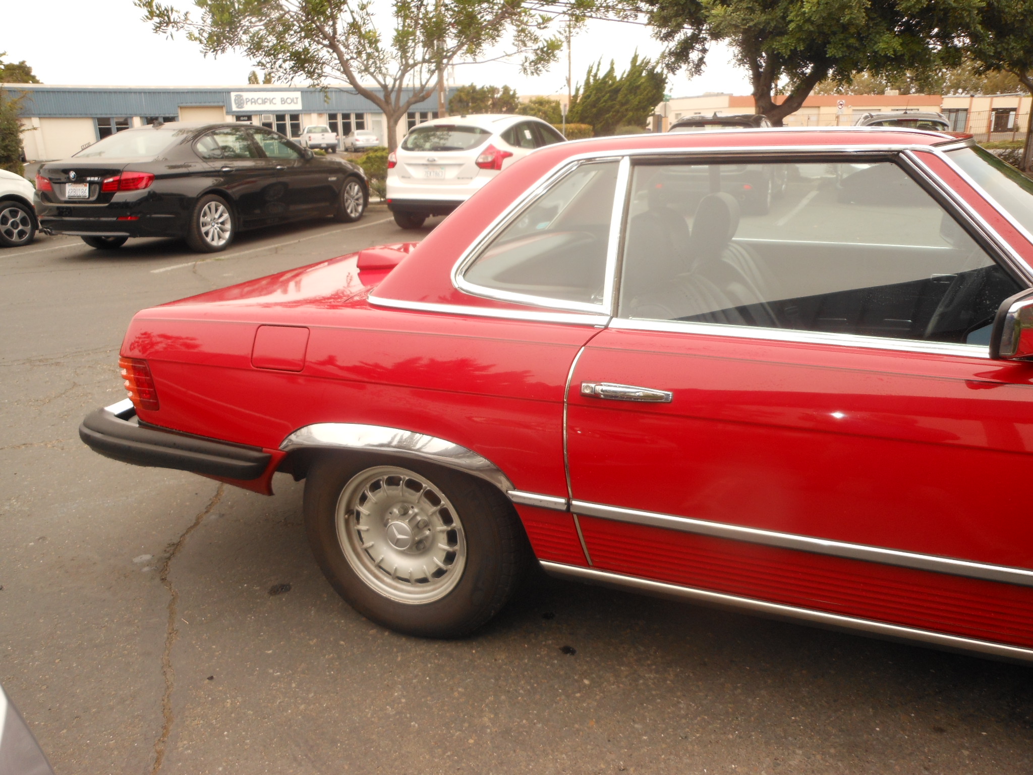 Mercedes-380SL red | Joop Stolze Classic Cars
