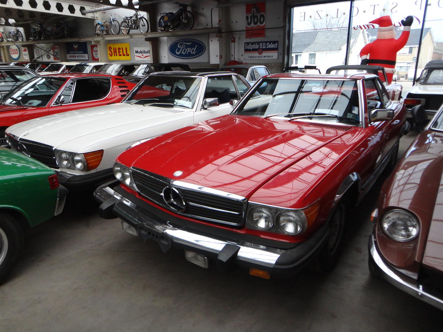 Mercedes-380SL red | Joop Stolze Classic Cars
