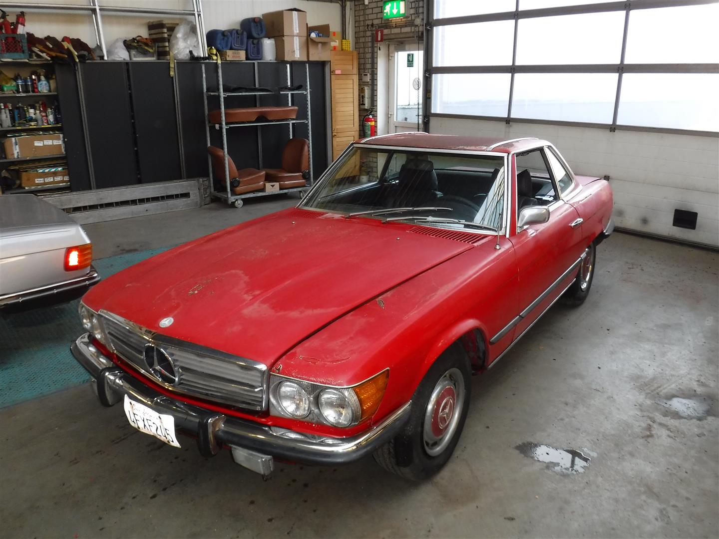 Mercedes-450SL 1972 red | Joop Stolze Classic Cars