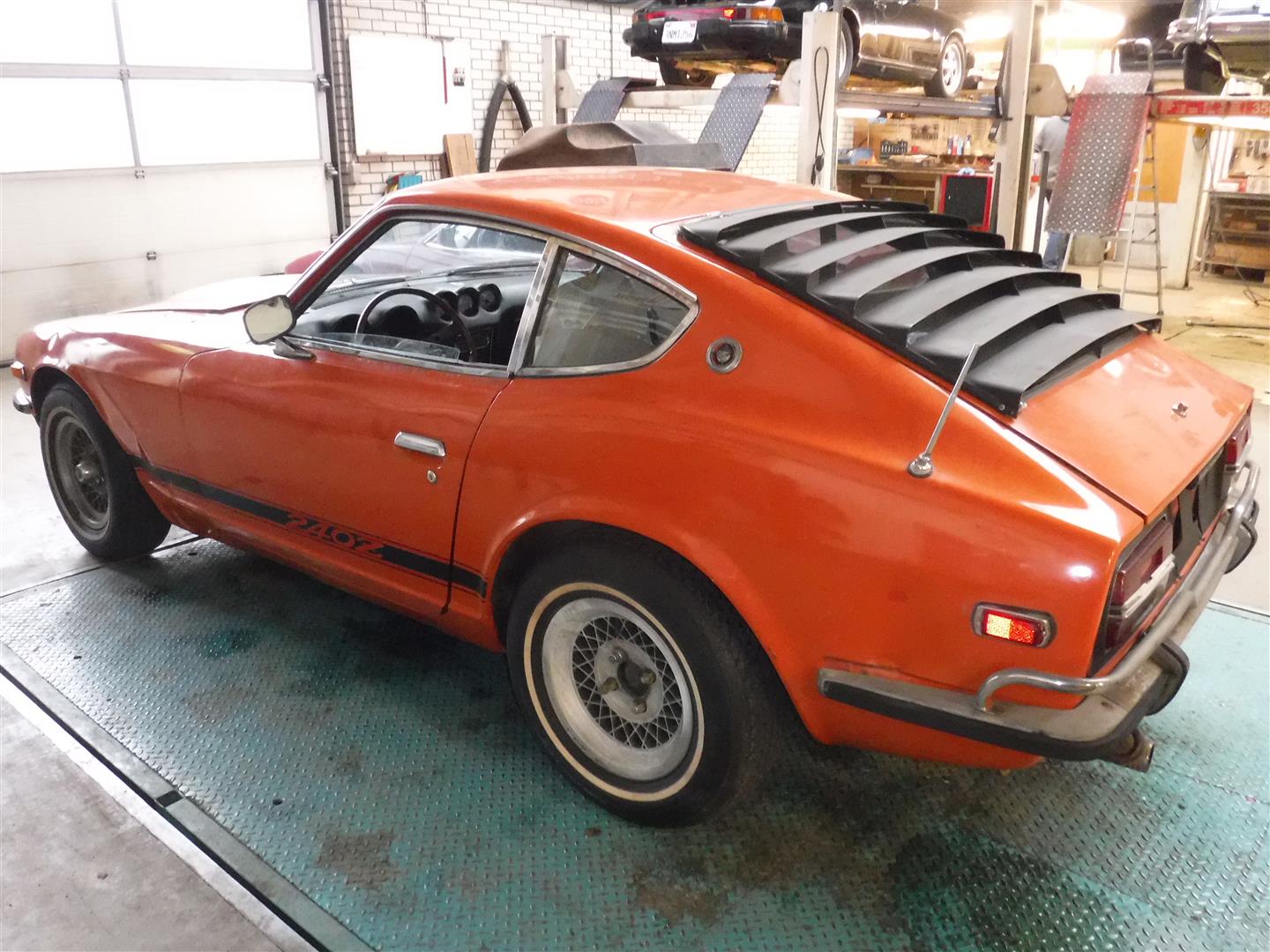 Datsun-240Z orange 1972 | Joop Stolze Classic Cars
