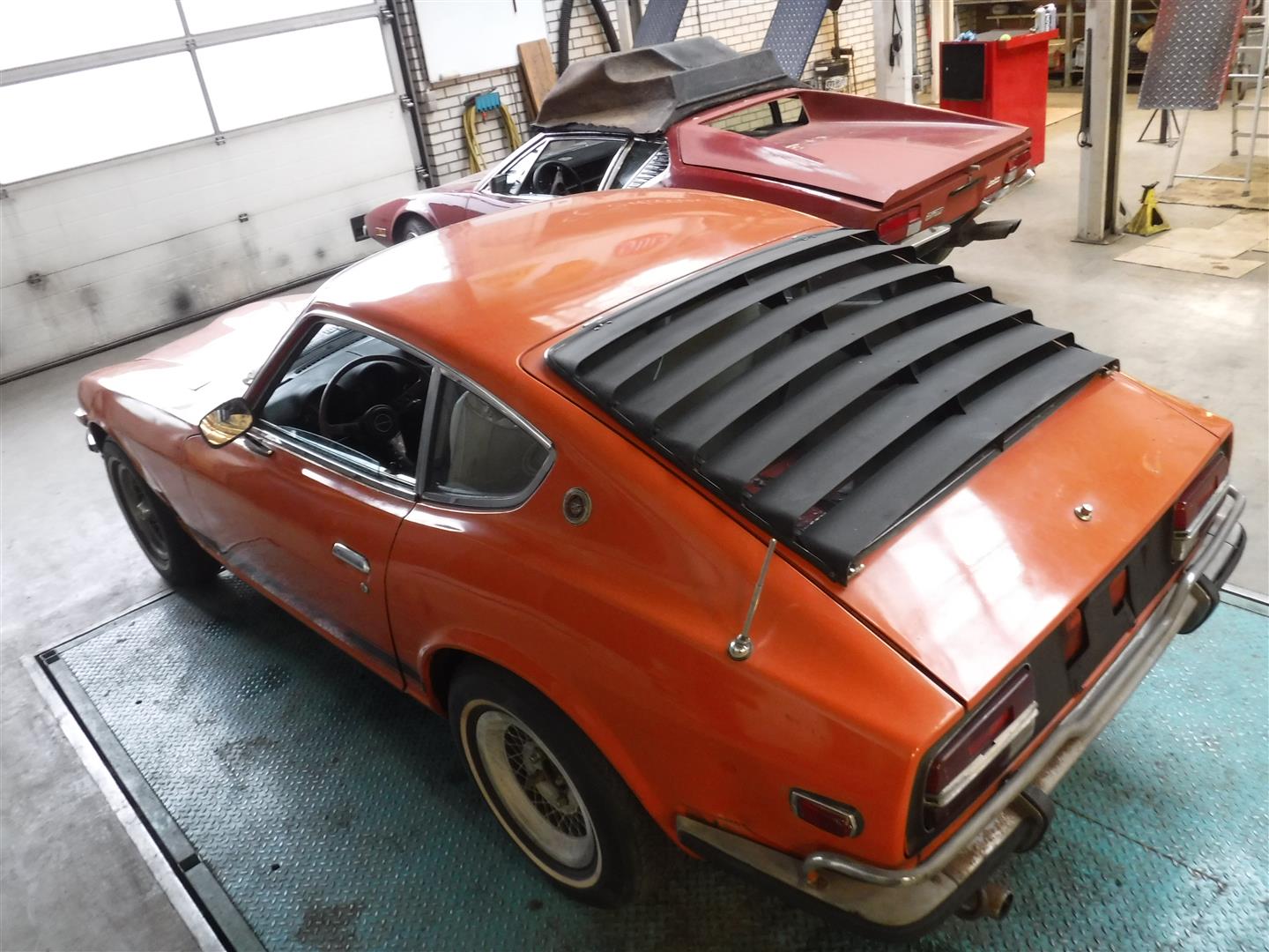 Datsun-240Z orange 1972 | Joop Stolze Classic Cars