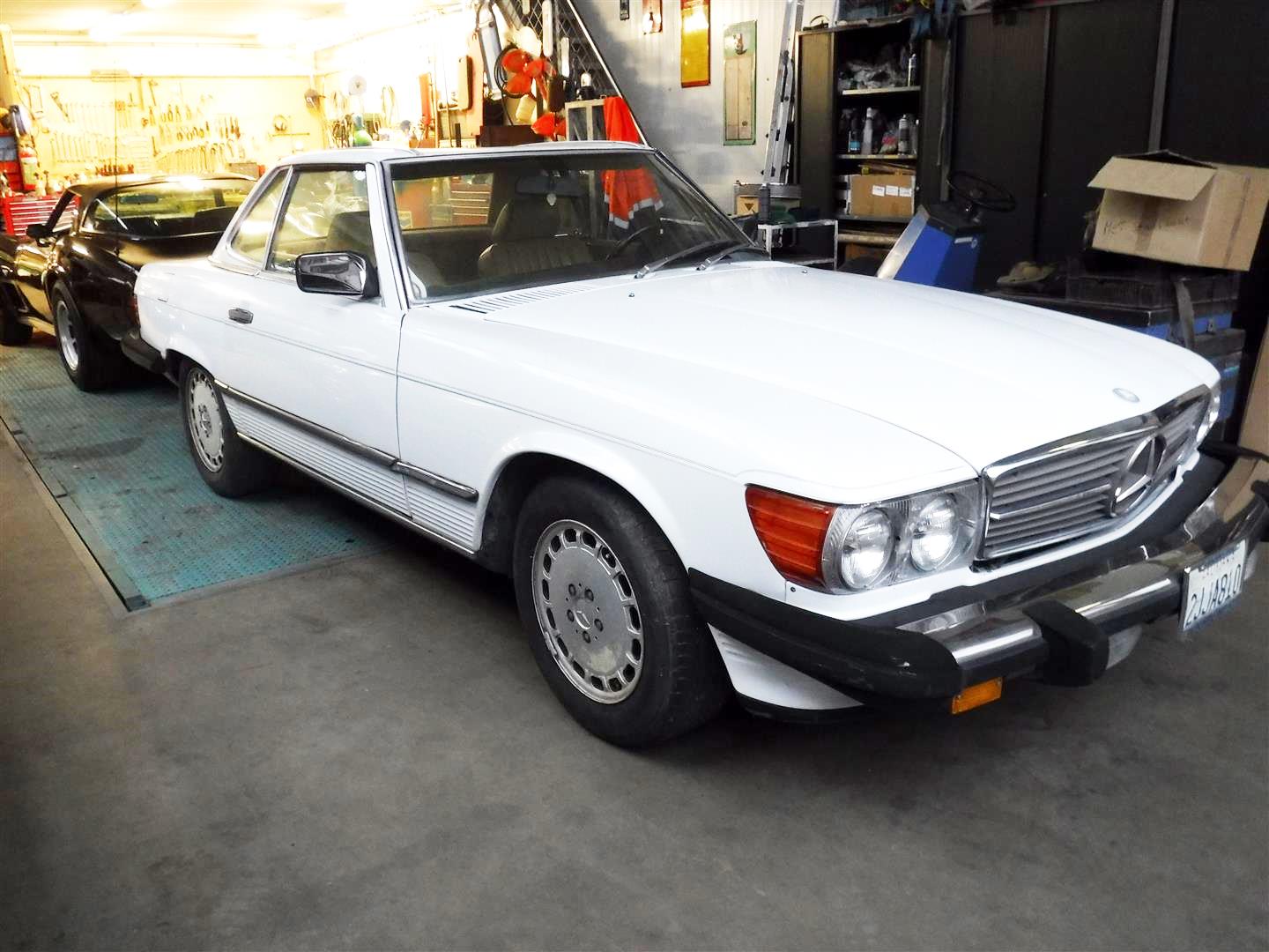 Mercedes-560SL white '88 | Joop Stolze Classic Cars