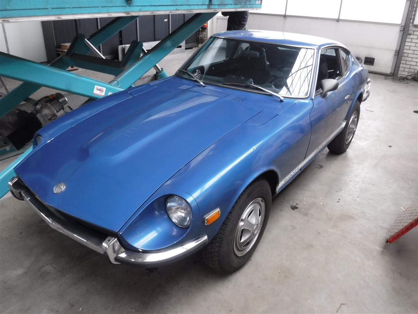 Datsun-240Z '71 blue | Joop Stolze Classic Cars