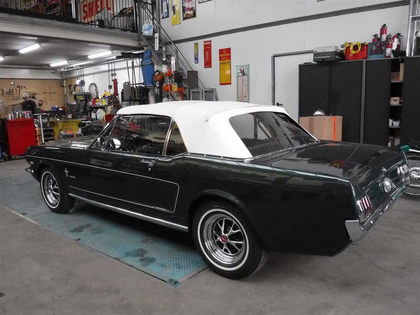 Ford-Mustang convertible green | Joop Stolze Classic Cars