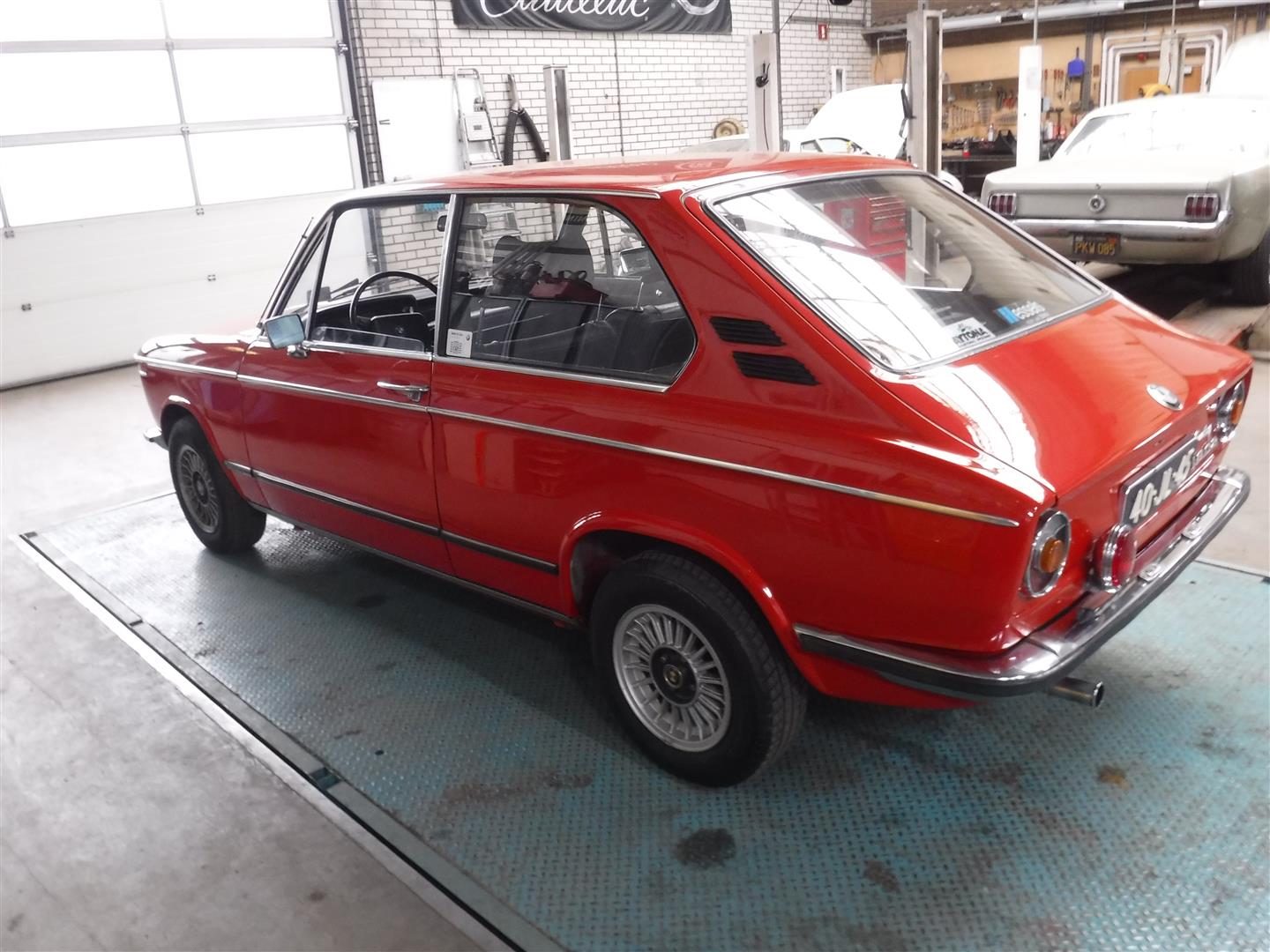 BMW-1802 Touring | Joop Stolze Classic Cars