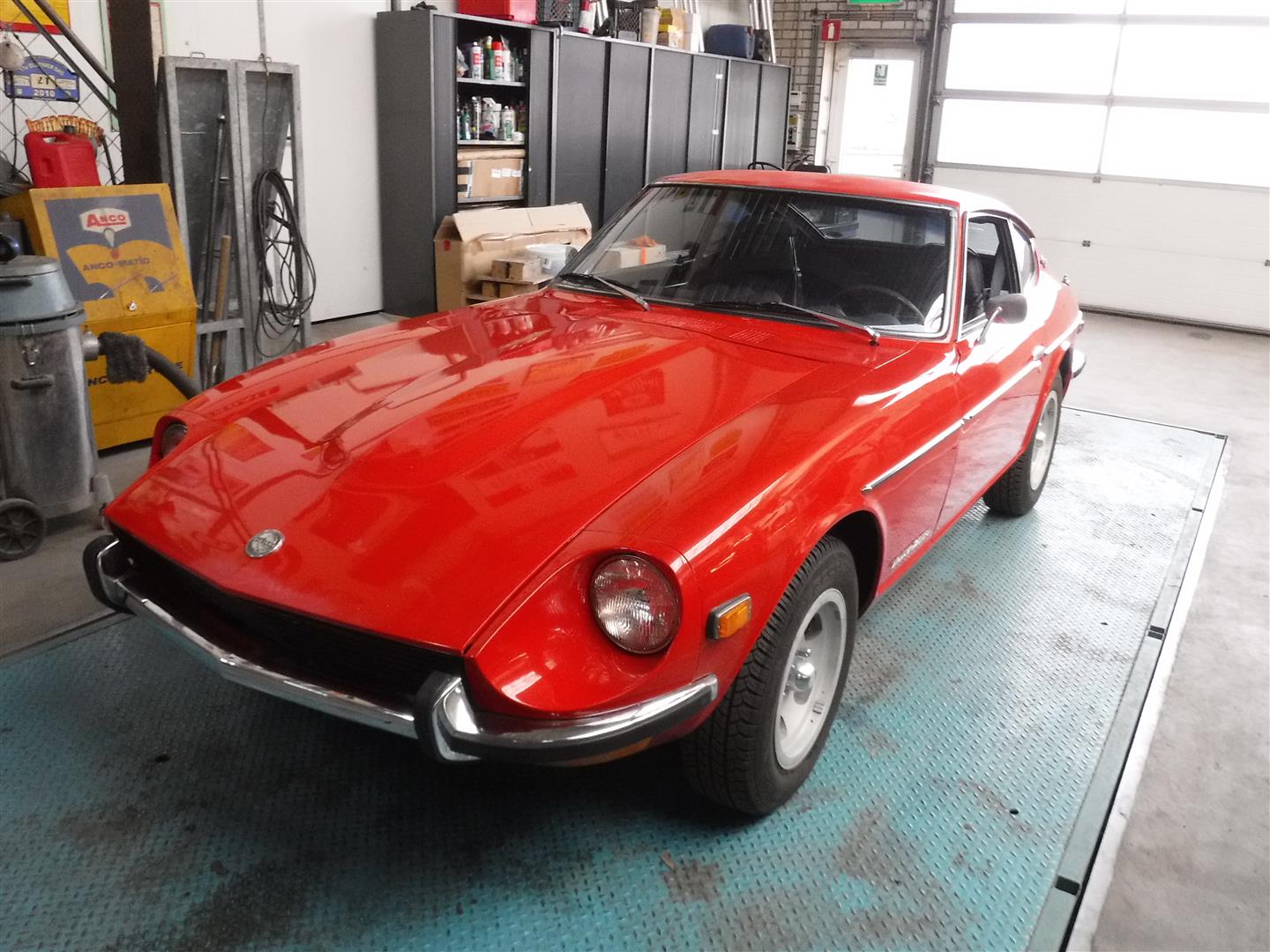 Datsun-240Z '70 red | Joop Stolze Classic Cars