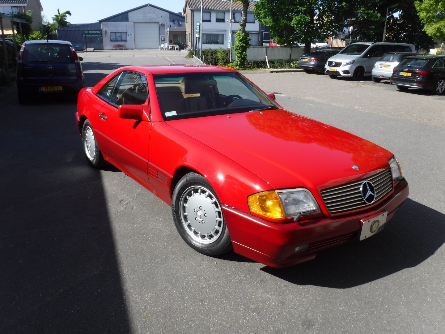 Mercedes-500SL red | Joop Stolze Classic Cars