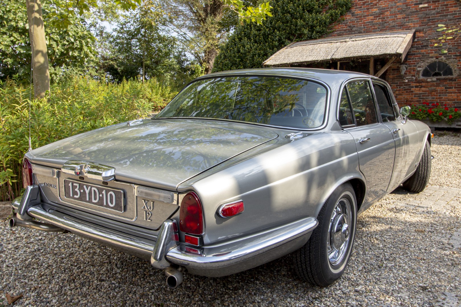 Jaguar-XJ 12 sedan | Joop Stolze Classic Cars