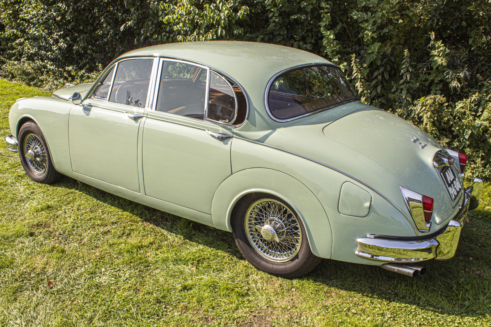 Jaguar-MK2 - mint green | Joop Stolze Classic Cars