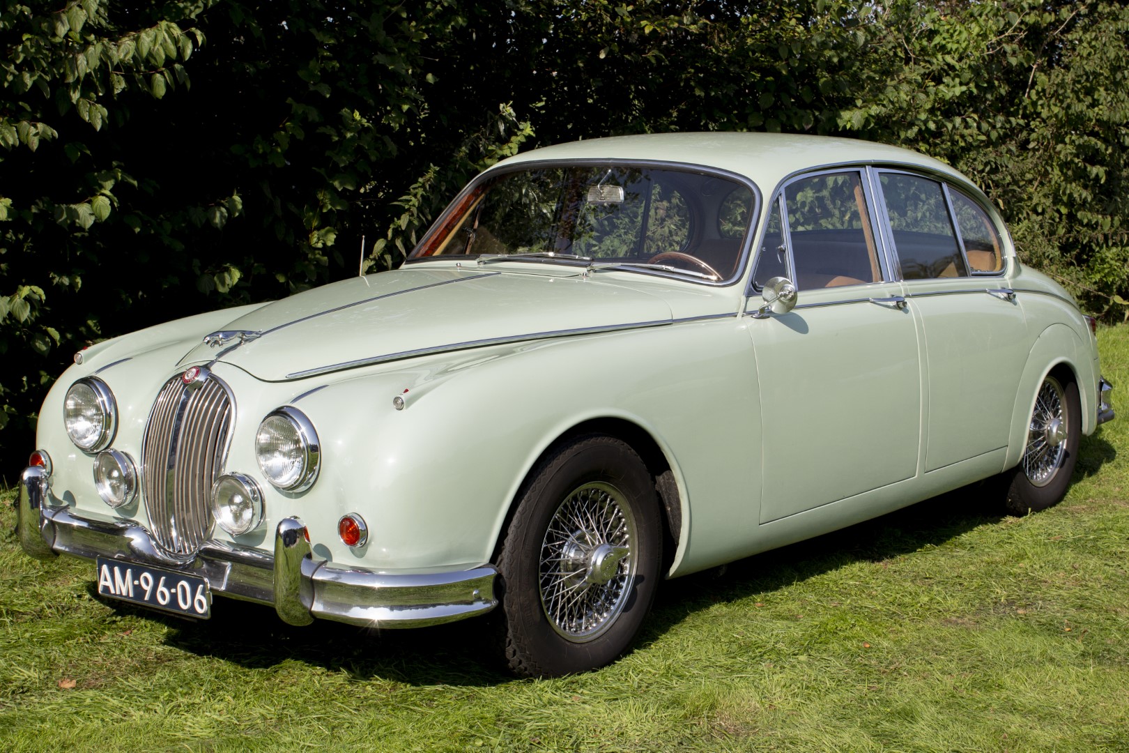 Jaguar-MK2 - mint green | Joop Stolze Classic Cars
