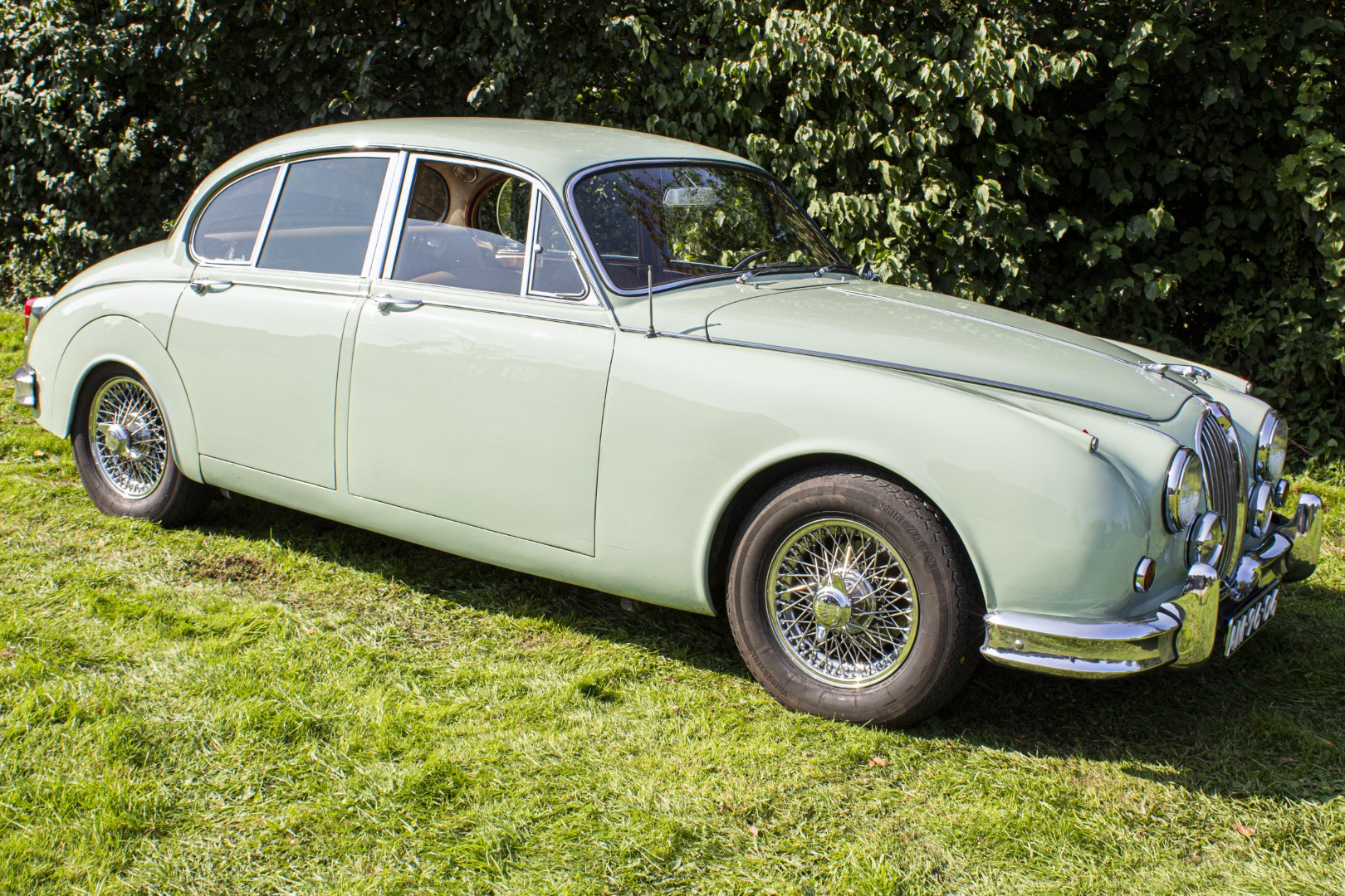 Jaguar-MK2 - mint green | Joop Stolze Classic Cars