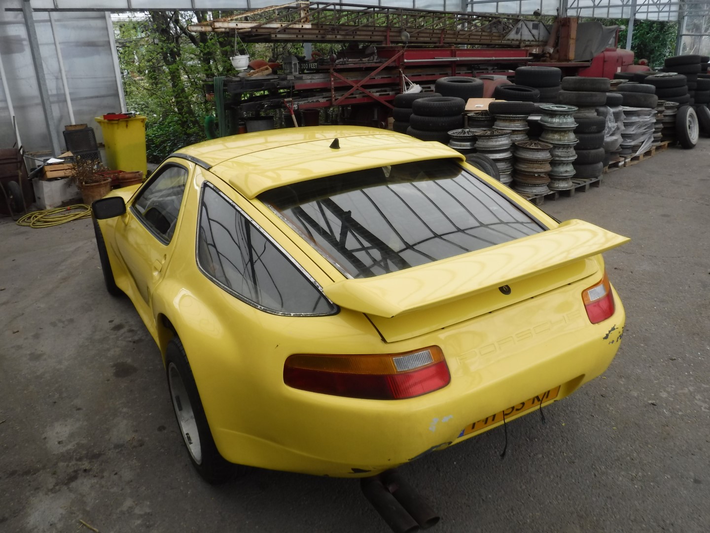 Porsche-928 yellow | Joop Stolze Classic Cars