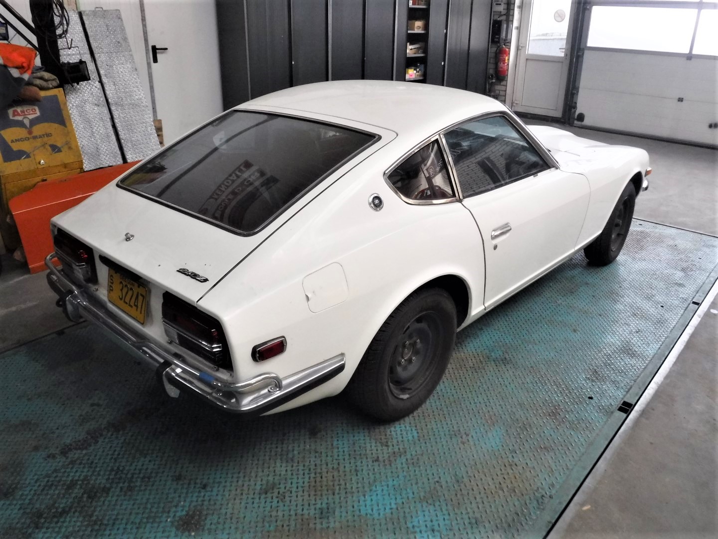 Datsun-240Z '72 white | Joop Stolze Classic Cars